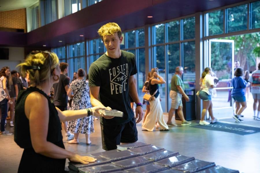 New undergraduate students receive Bibles to begin new academic year ...